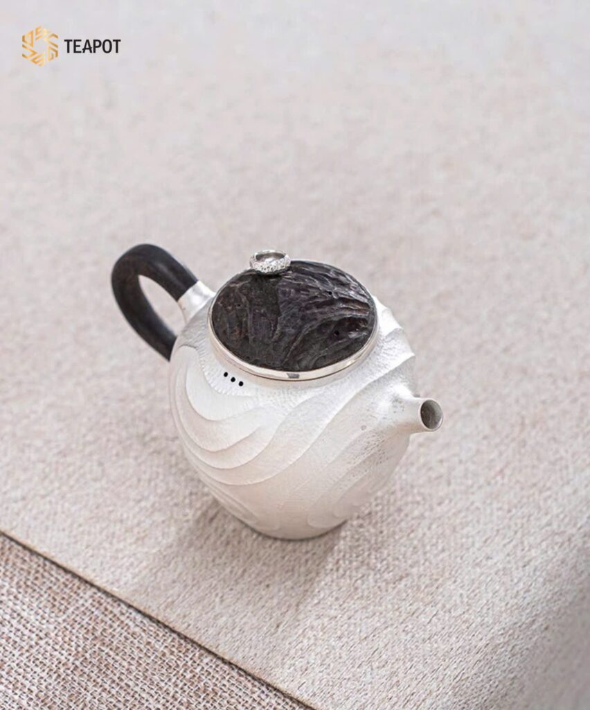 Ấm trà bạc chế tác thủ công tinh xảo ATB102 - GSC Teapot